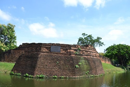 A SLOW JOURNEY THROUGH SIAM HISTORY